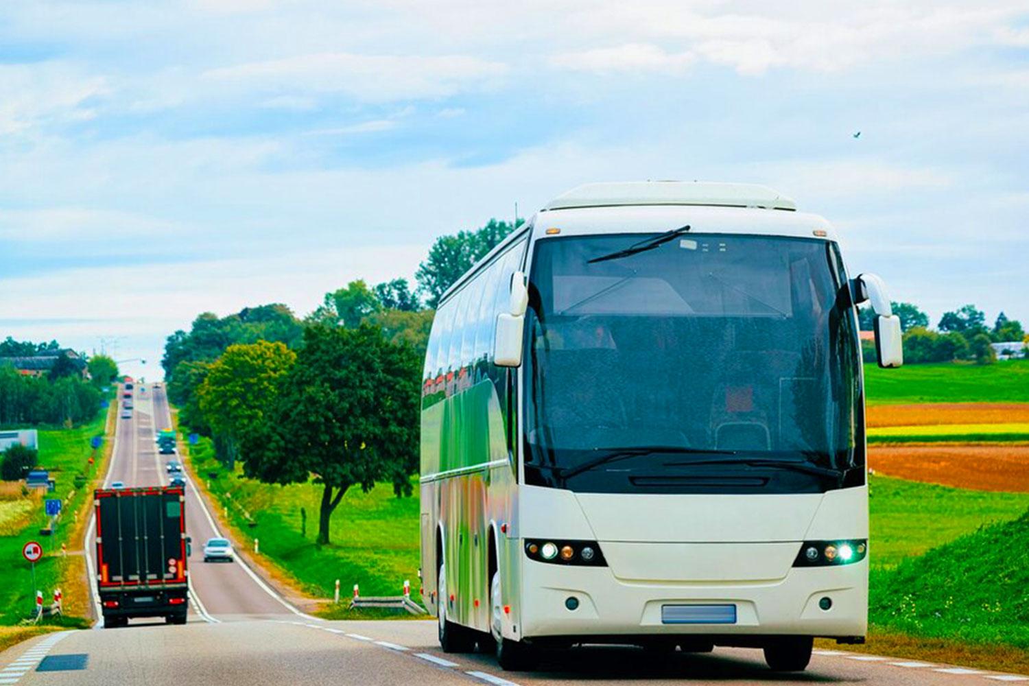 Charter Bus vs. Subway: Which is Better for Exploring New York City?